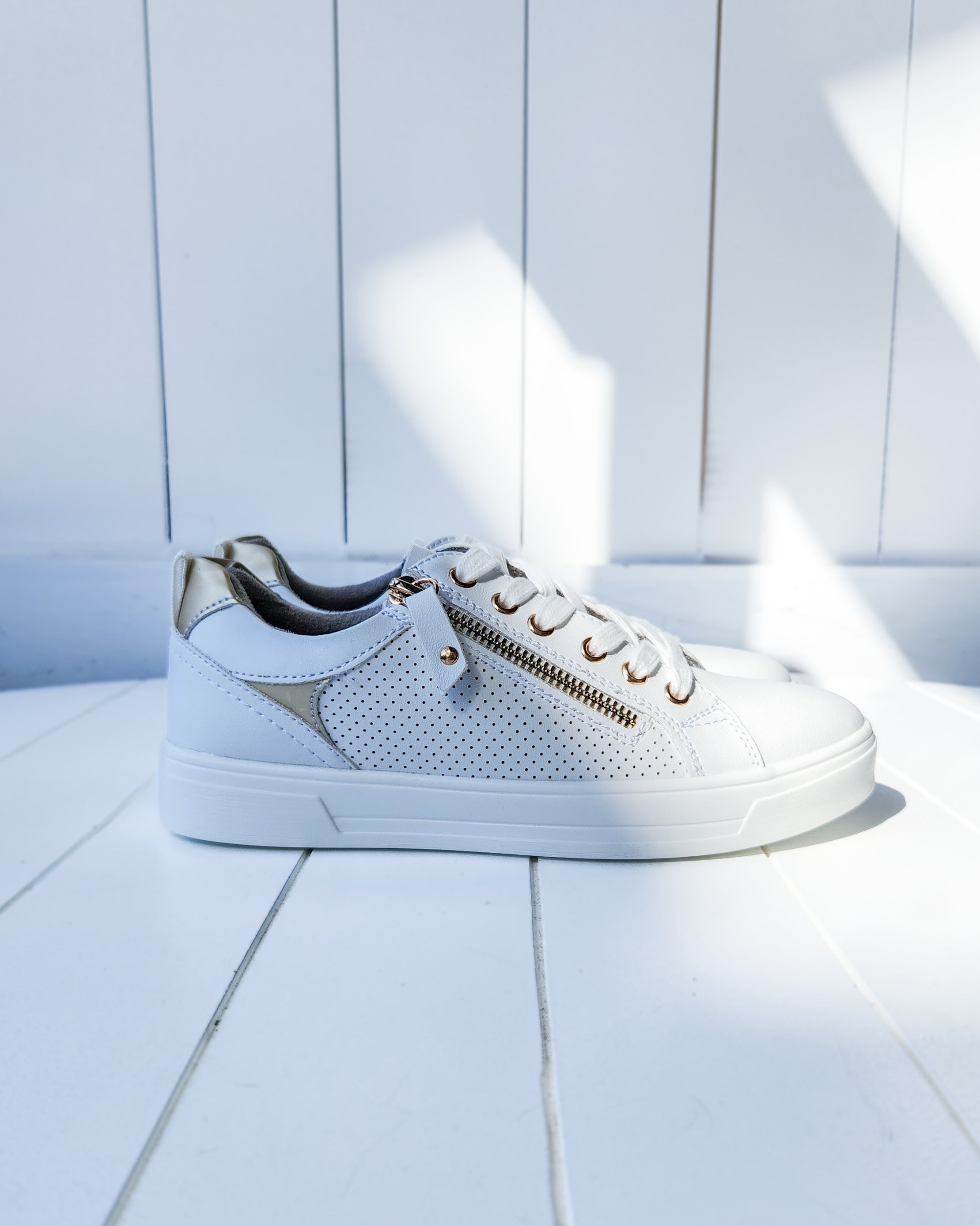 Sneakers – Magnolia & Oak
